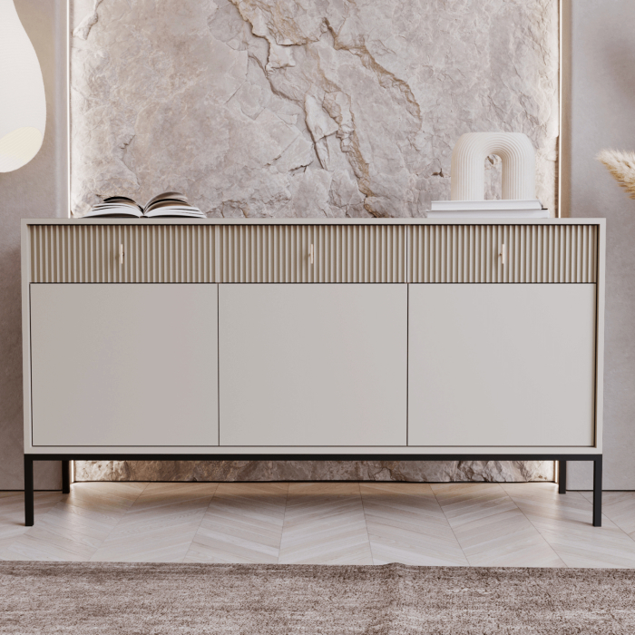 Komoda do Salonu Sypialni MARCOS Kaszmir Ryflowana Trzydrzwiowa z Szufladami Nowoczesna